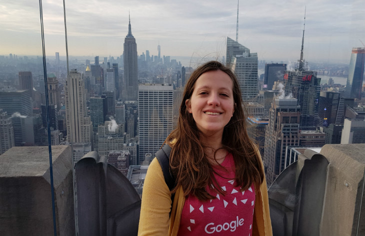 Matilde, la ragazza appassionata di matematica e informatica che studia ...